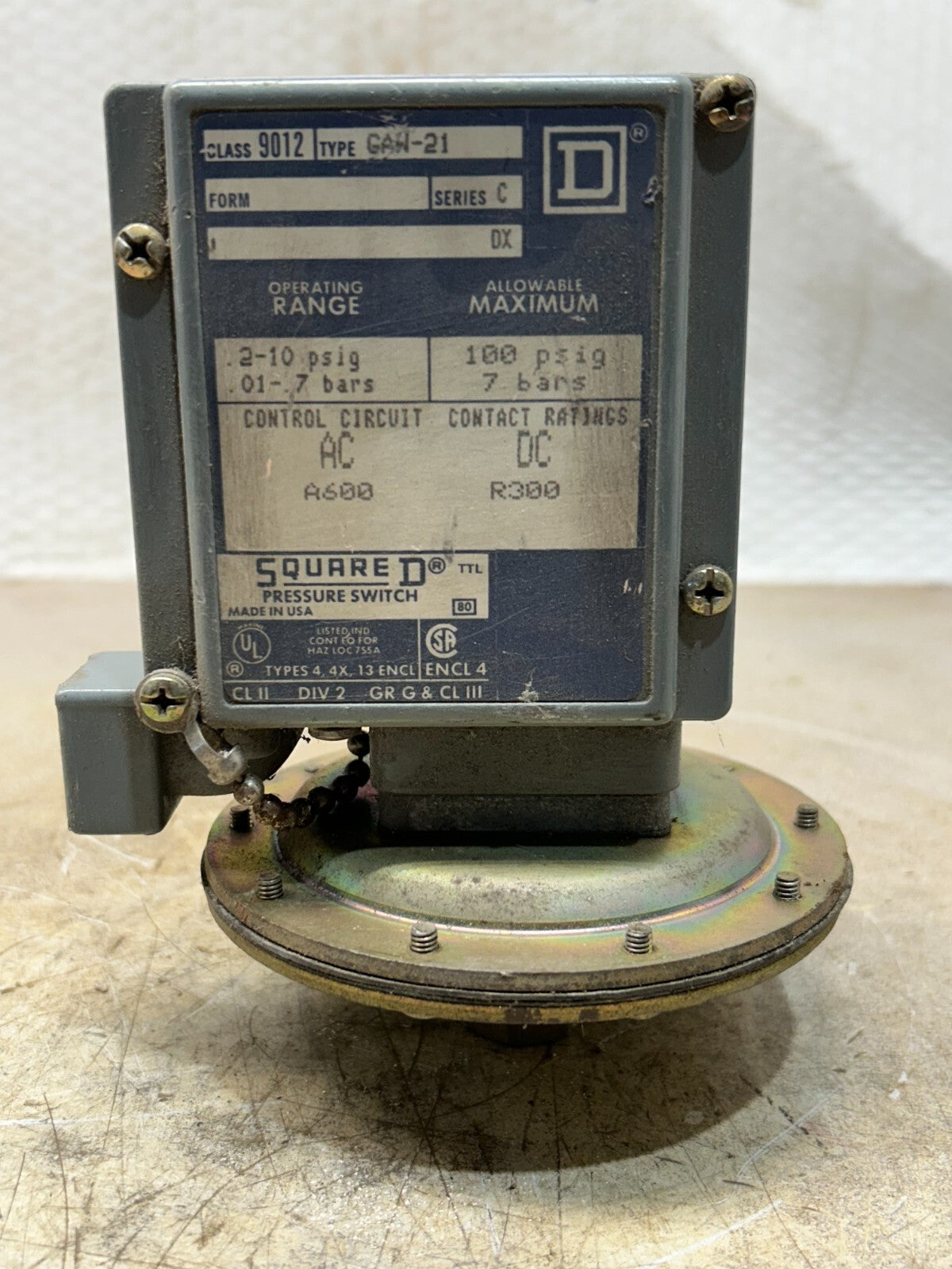NEW NO BOX SQUARE D PRESSURE SWITCH CLASS 9012 TYPE GAW-21