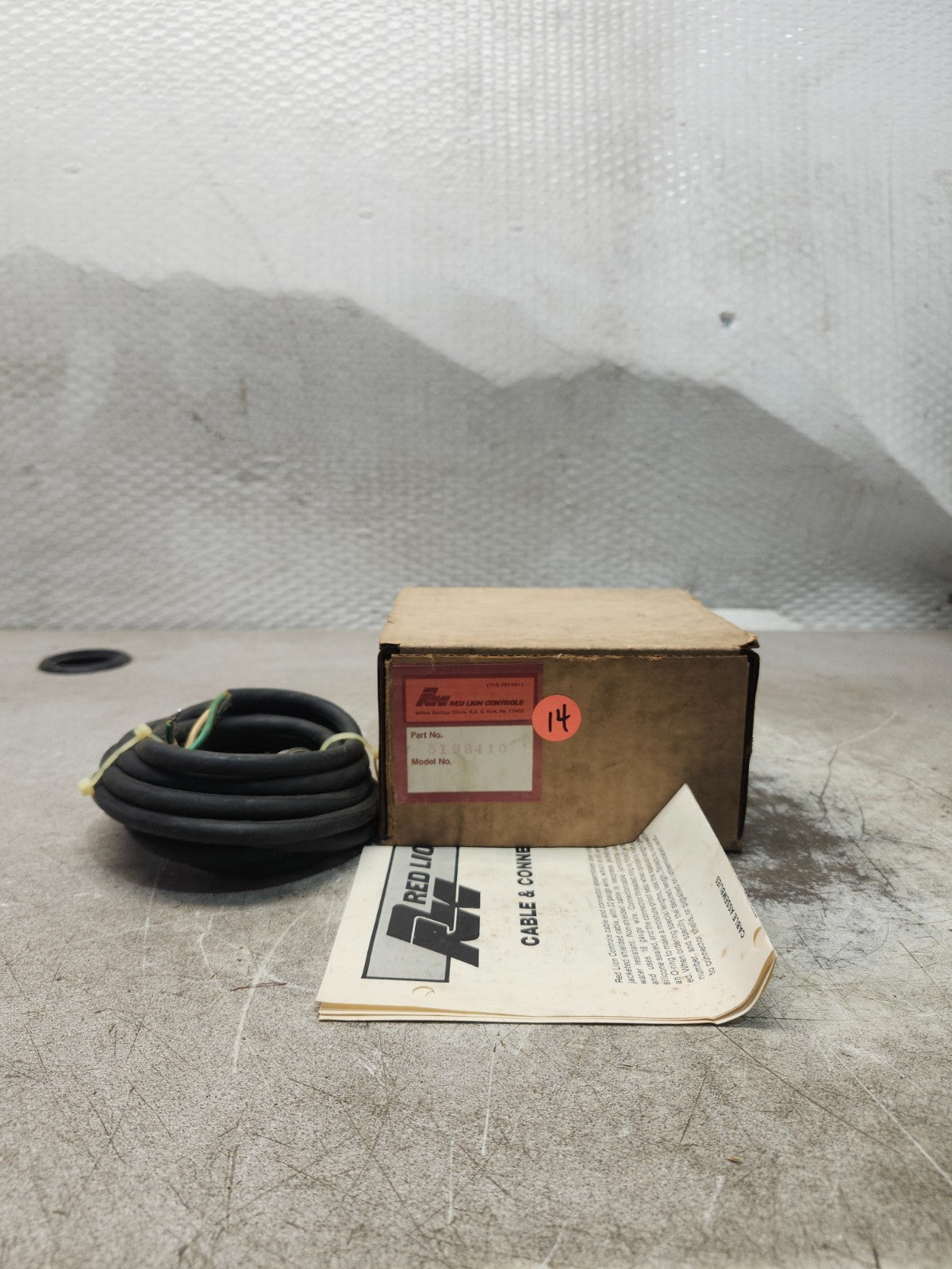 NEW IN BOX RED LION CONNECTOR ASSEMBLY 3 PIN 5198410