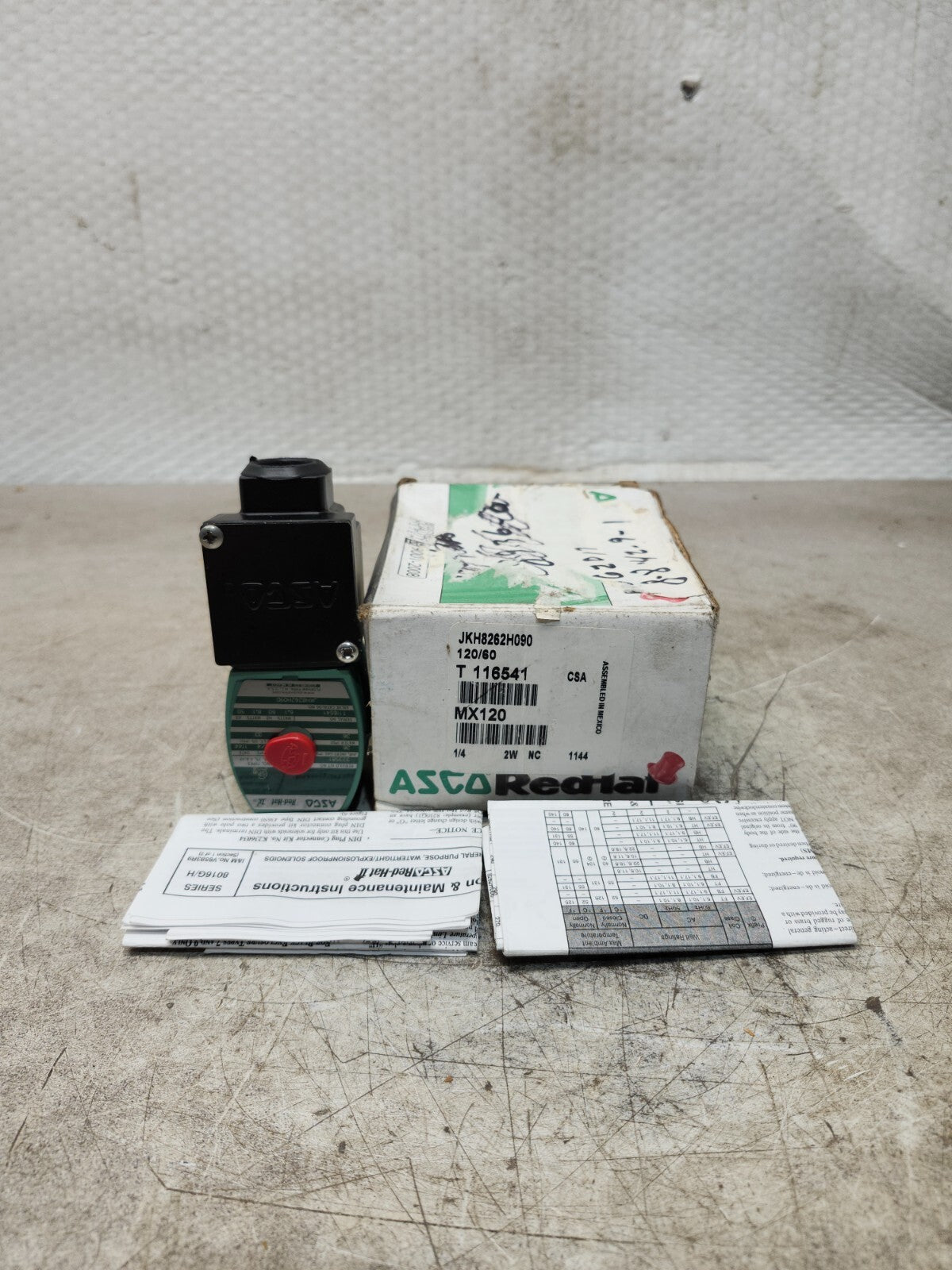 NEW IN BOX ASCO SOLENOID VALVE 1/4'' 2-WAY JKH8262H090