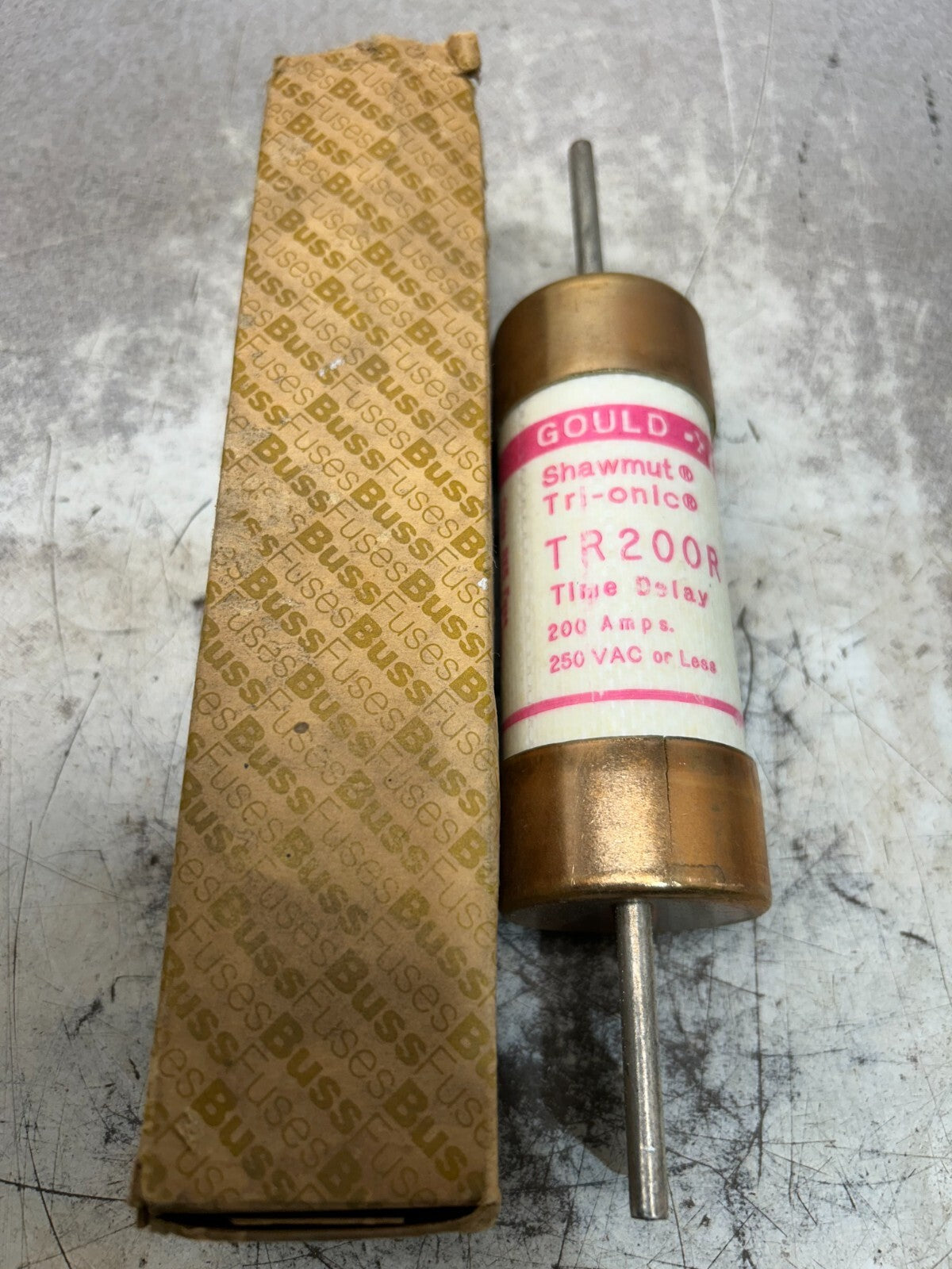 NEW IN (UNORIGINAL) BOX Gould Shawmut TR200R Time Delay Fuse, 250VAC M