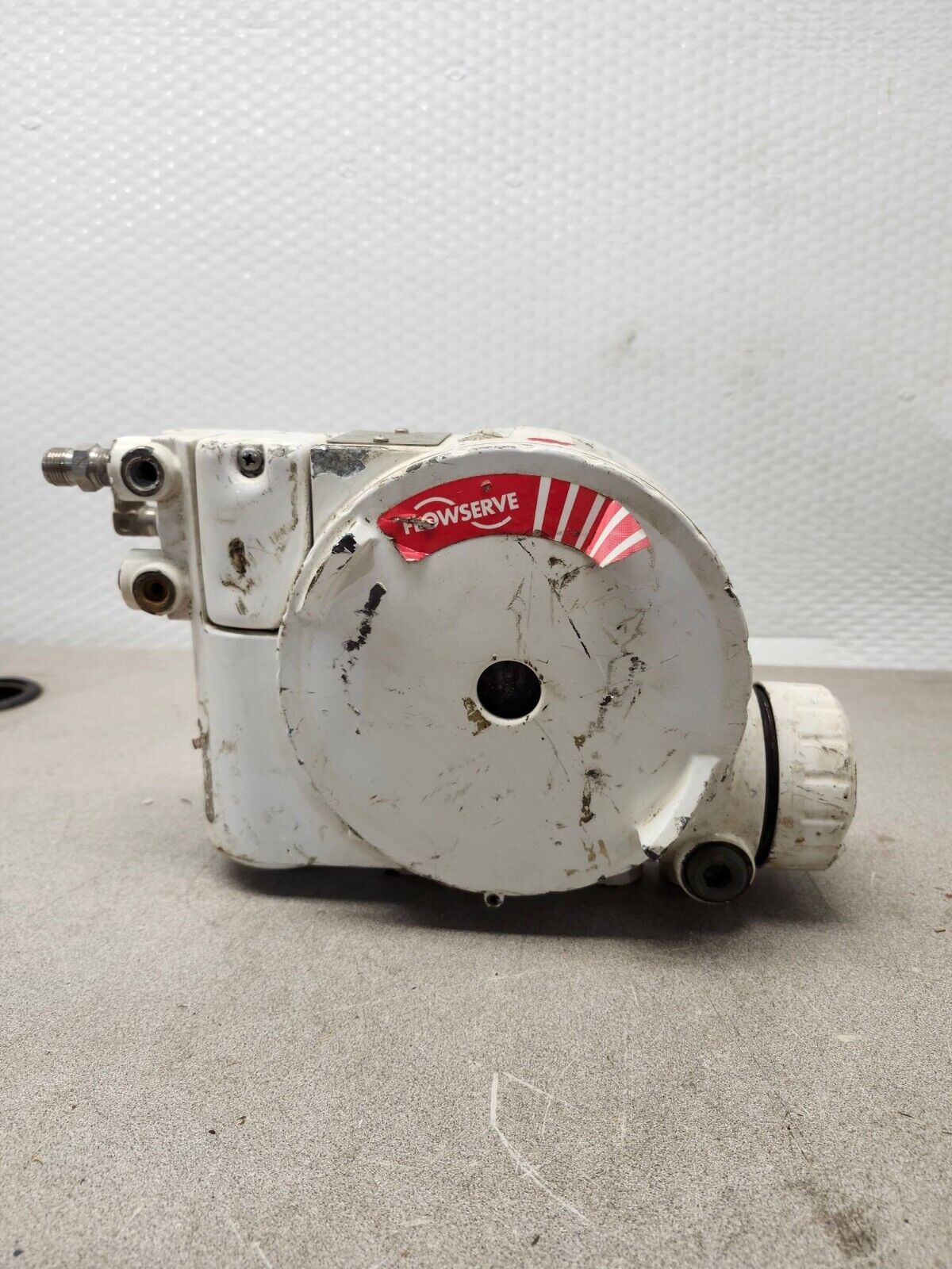 USED FLOWSERVE DIGITAL POSITIONER LOGIX 3200 1/2'' NPT 3220MD10D6E0440