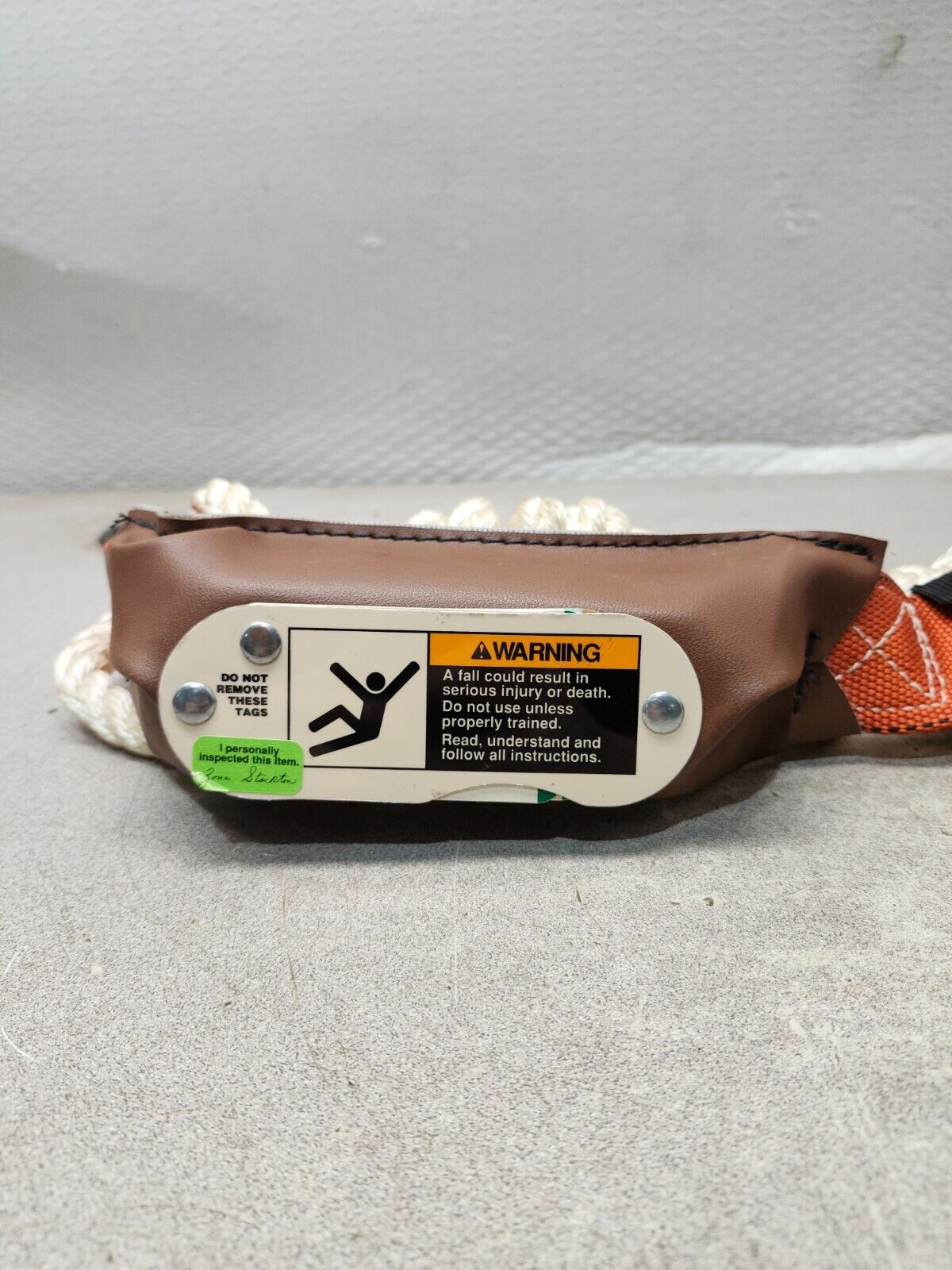 NEW IN BOX NORTH SAF-T-CLIMB FALL PREVENTION SYSTEM Medium 728-200-001