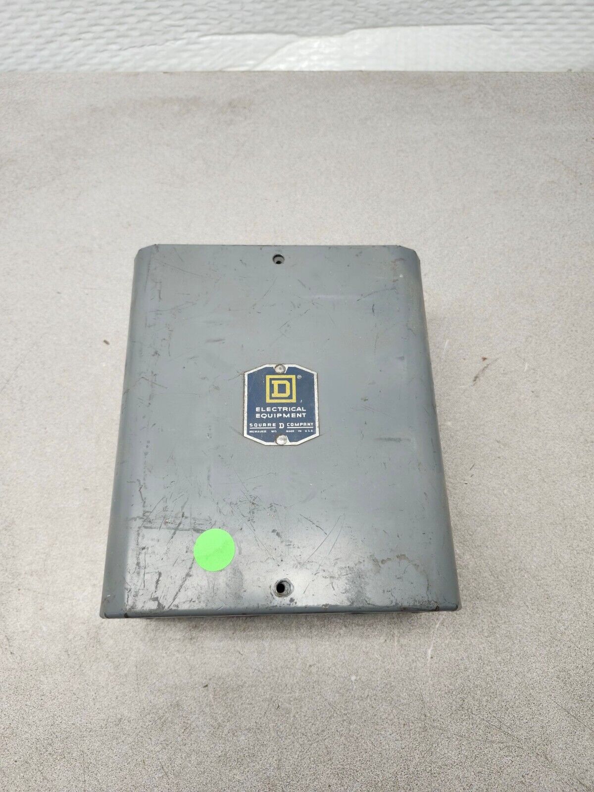 NEW SQUARE D CONTROL RELAY AND ENCLOSURE 110-120 VAC CLASS 8501 TYPE A