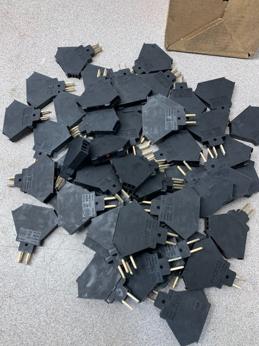 NEW BOX OF 50 ALLEN-BRADLEY FUSE PLUGS WITH Blown fuse indicator 1492 ...